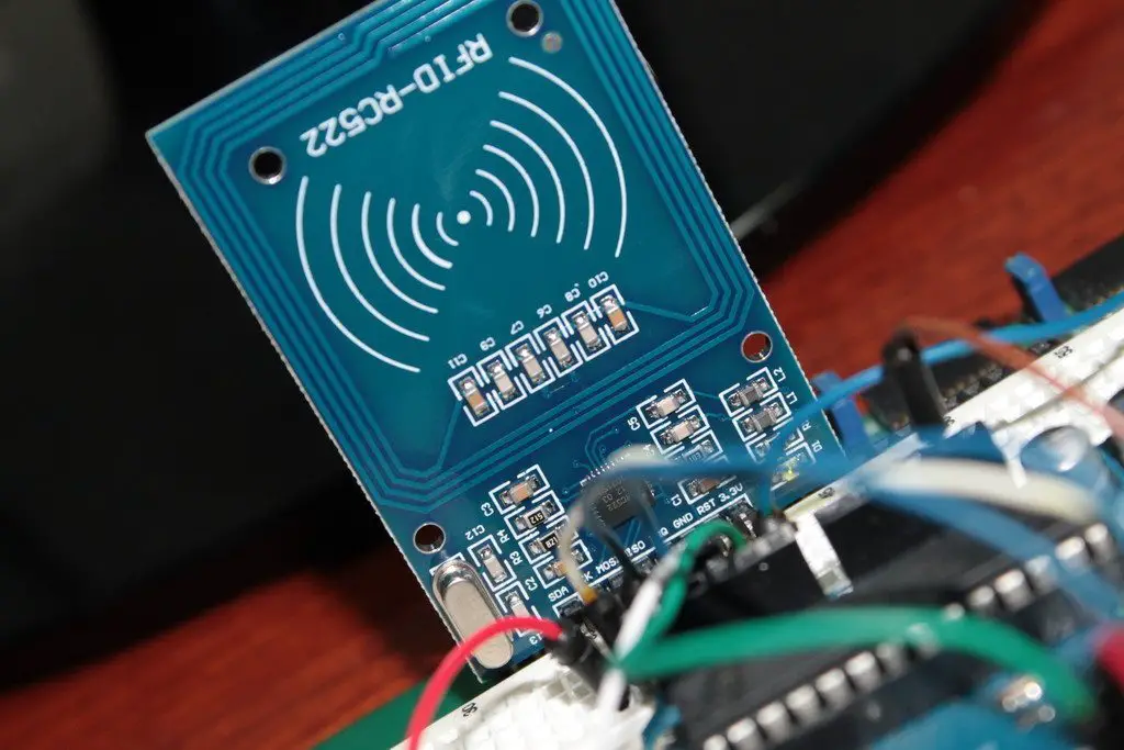 MIFARE RC522 + Arduino - Panama Hitek